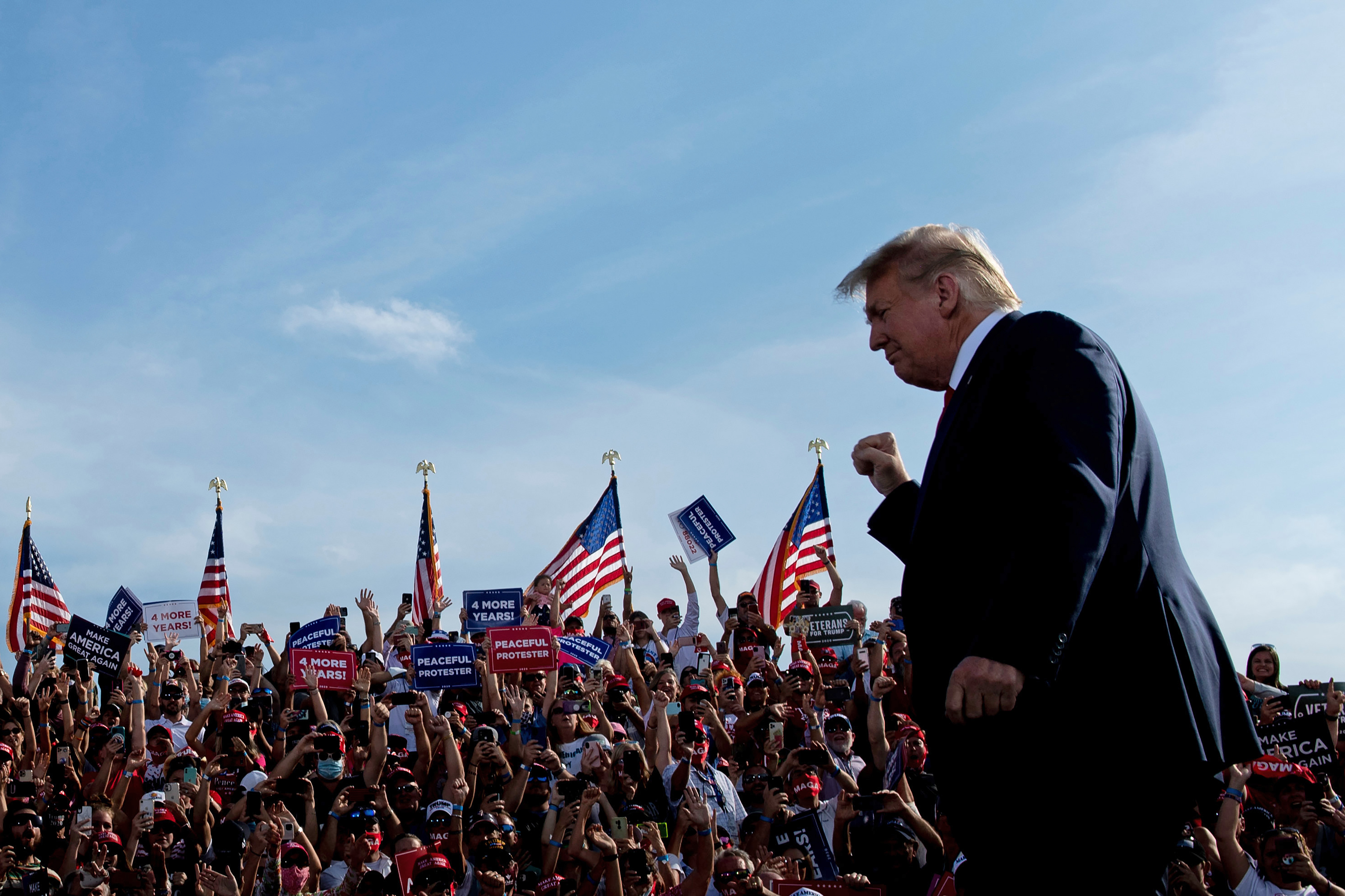 Photo of 2018 Swiss music festival falsely shared as Florida Trump ...