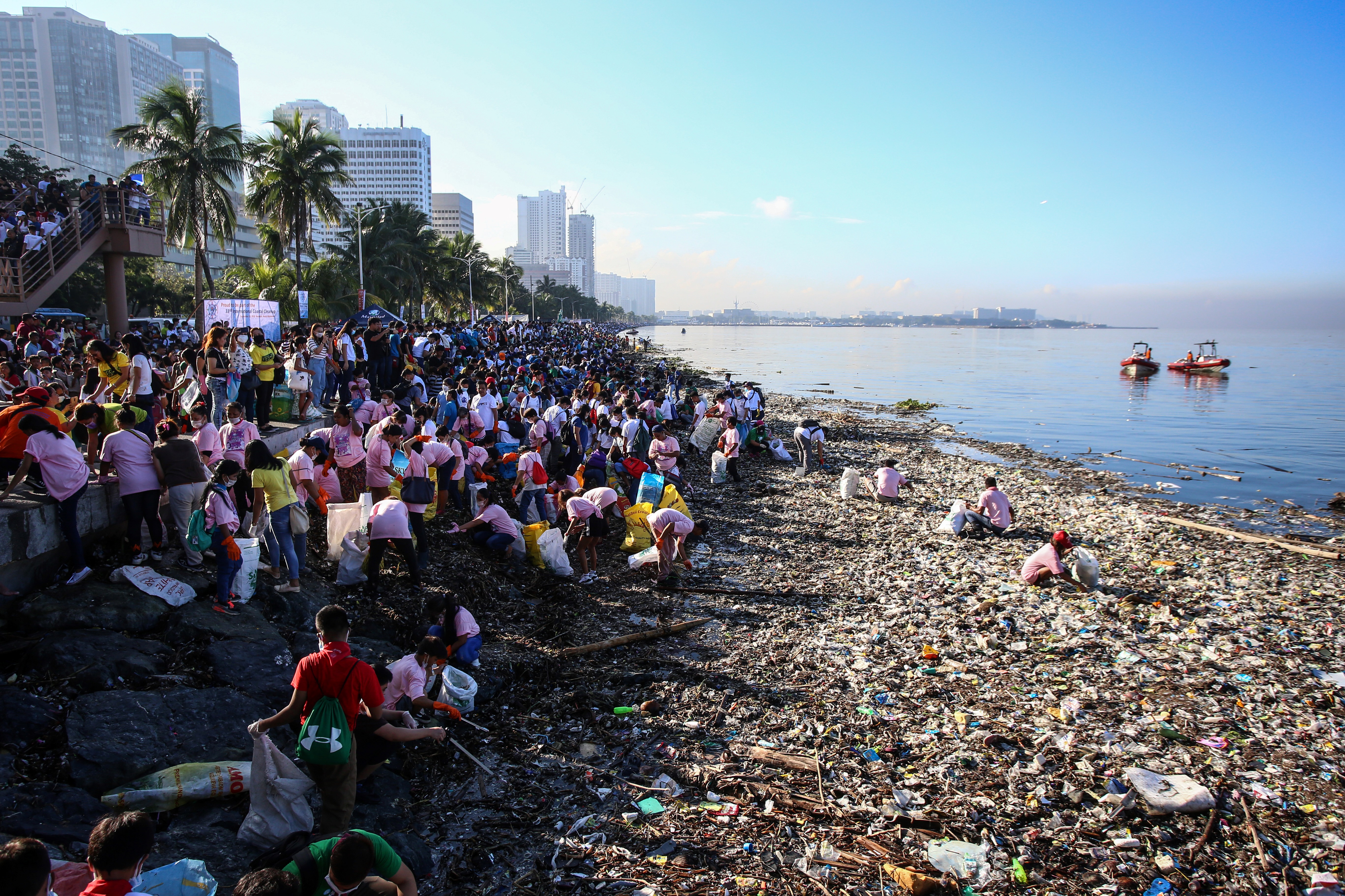 Misleading posts circulate anew about beach cleanup in Philippine ...